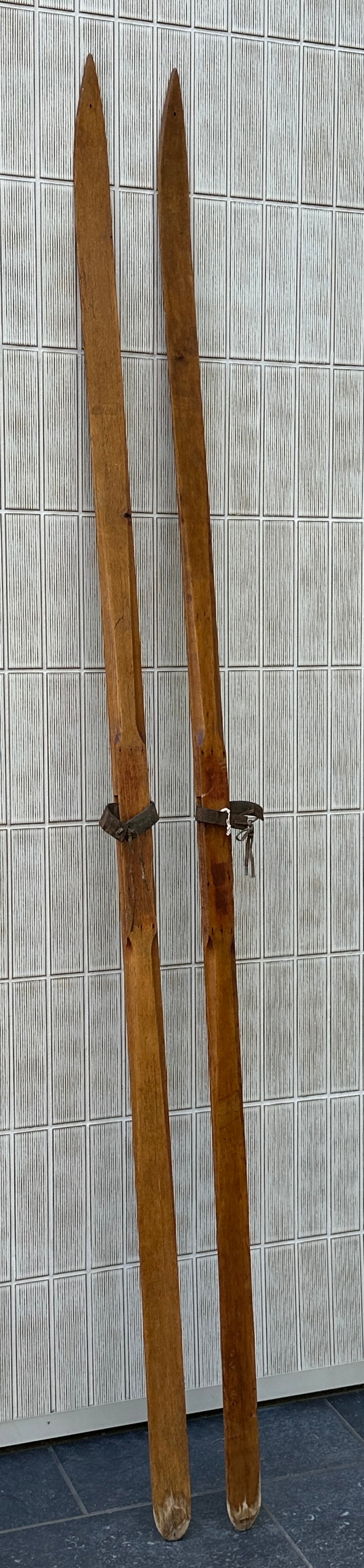 Vintage Swedish Skis - VintageWinter
