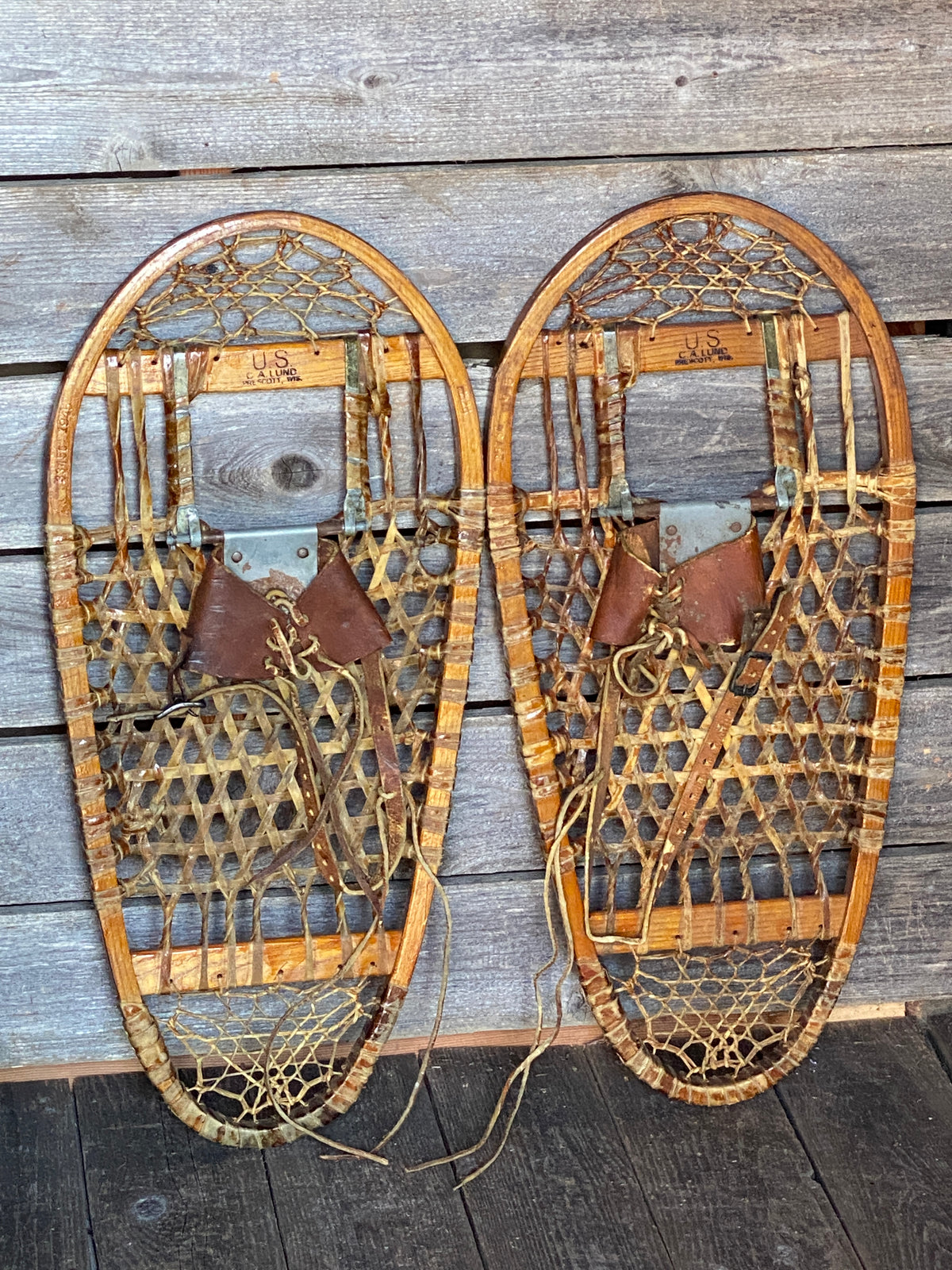Vintage 10th Mountain Bear Paw Snowshoes - VintageWinter